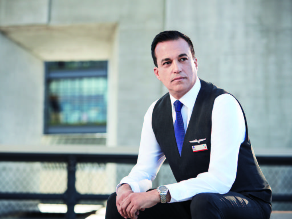 AA Employees Debut New Uniforms – FlyerTalk - The world's most popular ...